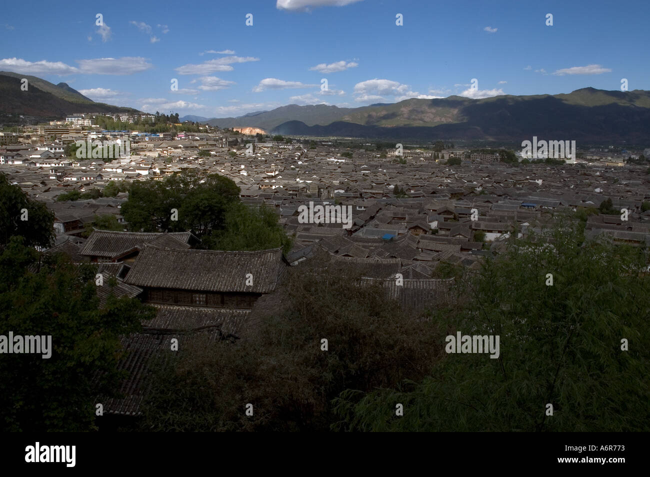 Birds eye view of Dayan Old Town in Lijiang in Yunnan in China Stock ...