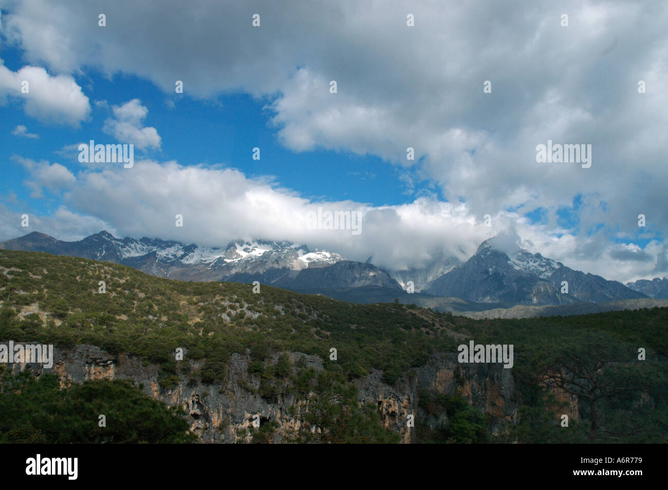 Mount Yulong High Resolution Stock Photography and Images - Alamy