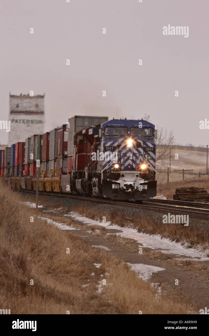 A freight train in saskatchewan hi-res stock photography and images - Alamy