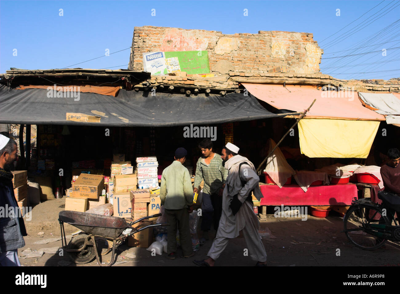AFGHANISTAN Central Kabul Shor Bazaar Street scene Stock Photo - Alamy