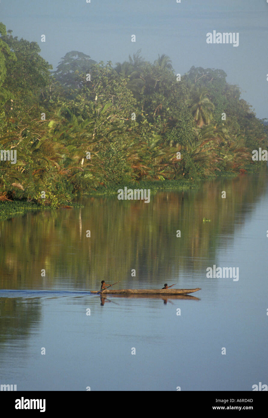 Papua new guinea sepik river canoe hi-res stock photography and images ...