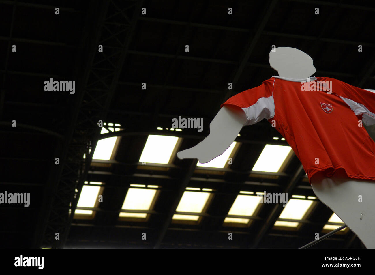 figure hamburg railway station bahnhof rail train deutschebahn DB ...