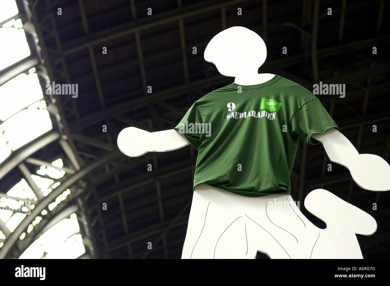 figure hamburg railway station bahnhof rail train deutschebahn DB ...