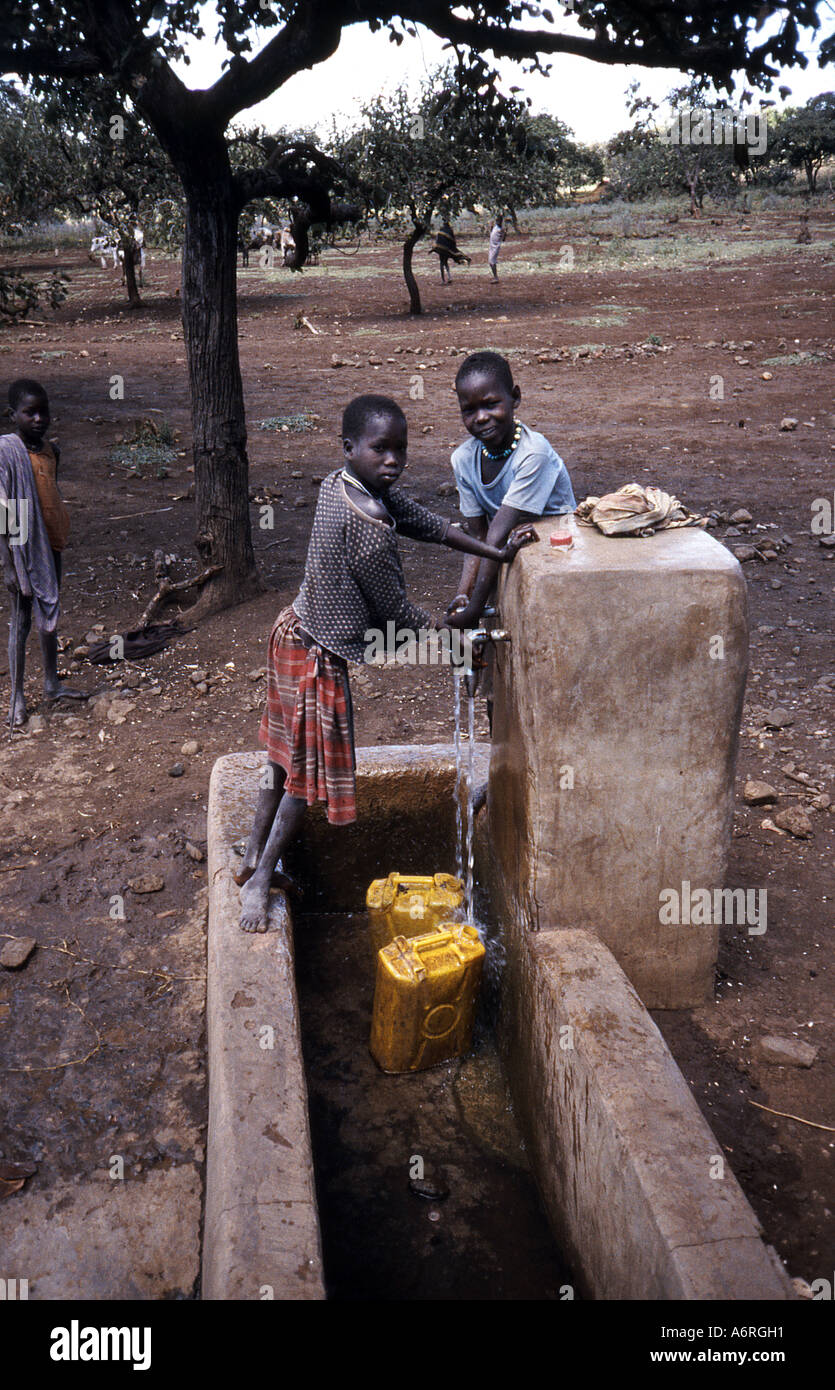Poor village africa uganda hi-res stock photography and images - Alamy