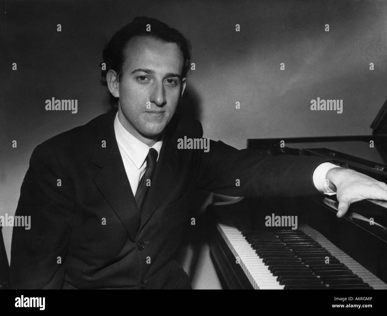 Pollini piano High Resolution Stock Photography and Images - Alamy