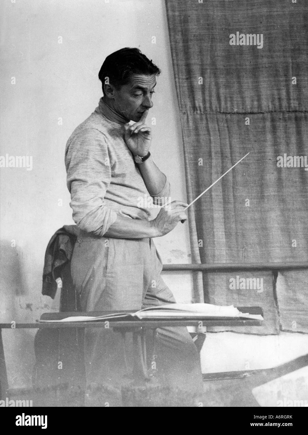 Herbert von karajan 1950s hi-res stock photography and images - Alamy