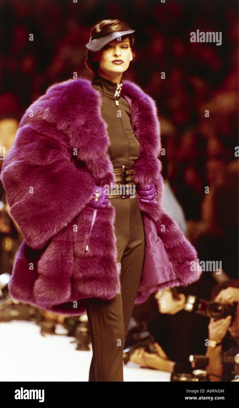 Evangelista, Linda, * 10.5.1965, Canadian model, full length, at ...