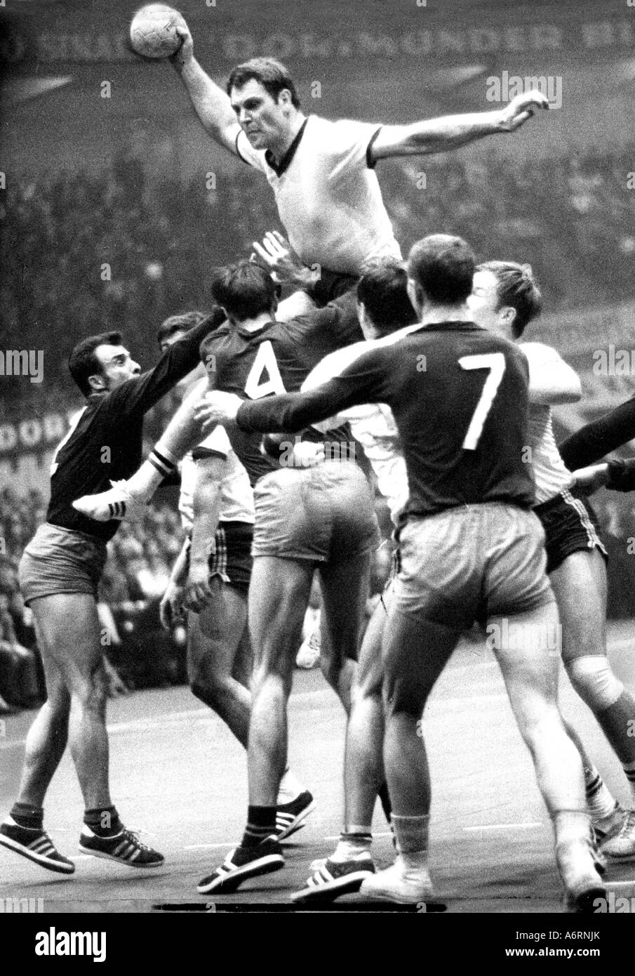 "Schmidt, Hans-Günther, "Hansi", * 24.9.1942, German athlete (handball ...