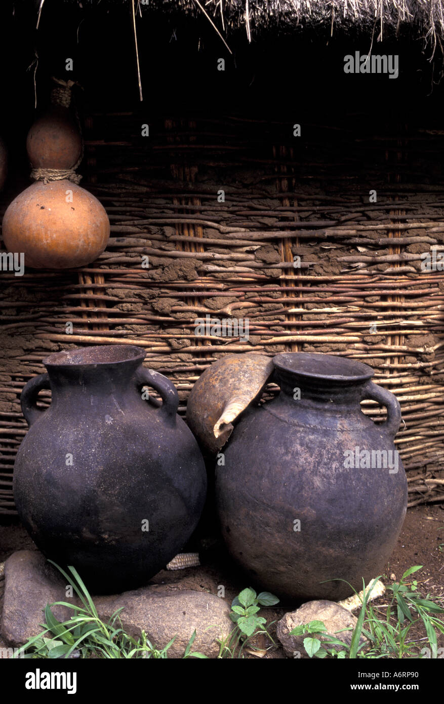 Africa, Ethiopia, Jinka Village and Male tribal detail Stock Photo - Alamy