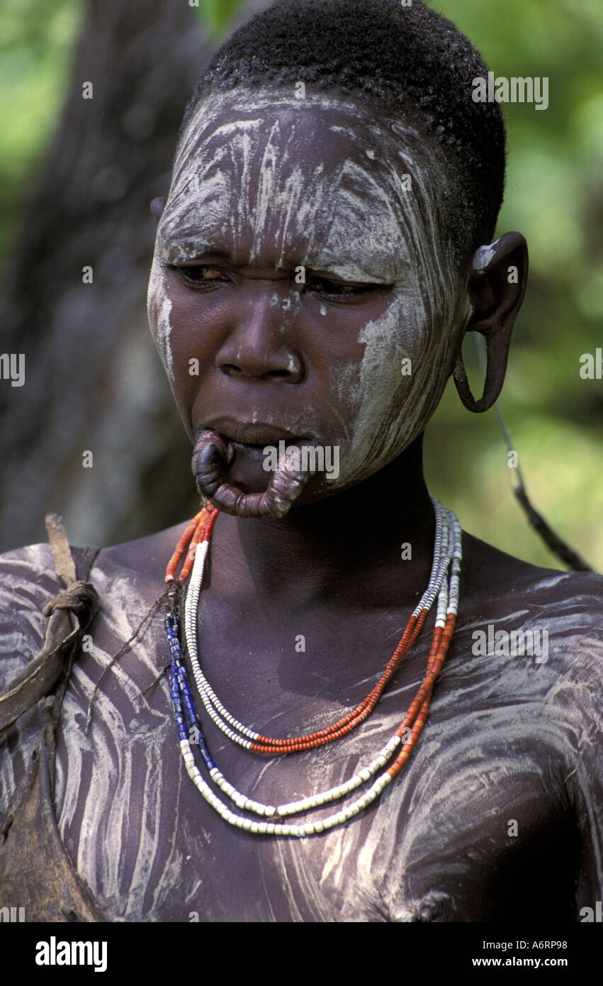 Surma tribe hi-res stock photography and images - Alamy