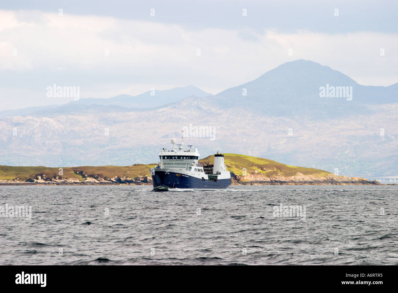 Ship in Scotland archipelago Stock Photo - Alamy