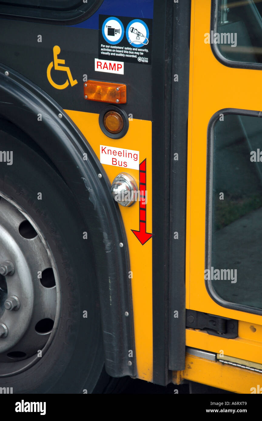 Kneeling bus hi-res stock photography and images - Alamy