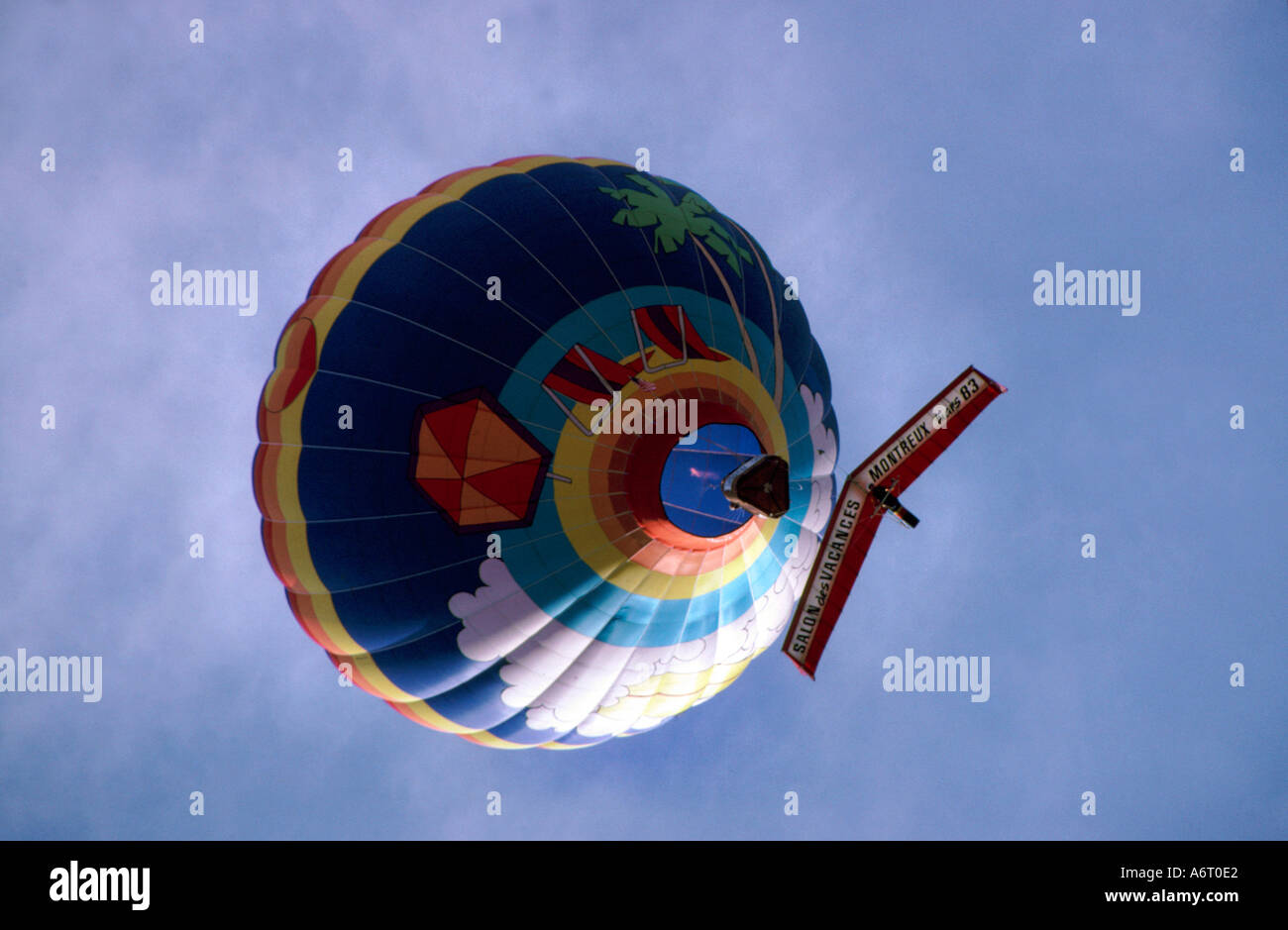 Hot air balloon hang glider hi-res stock photography and images - Alamy