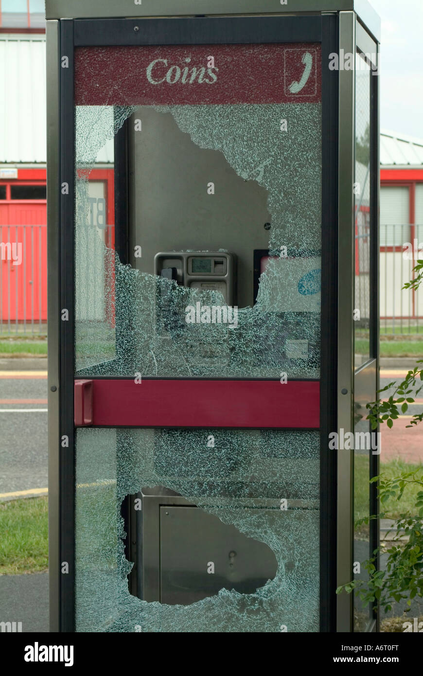 bt phonebox vandalised Stock Photo - Alamy