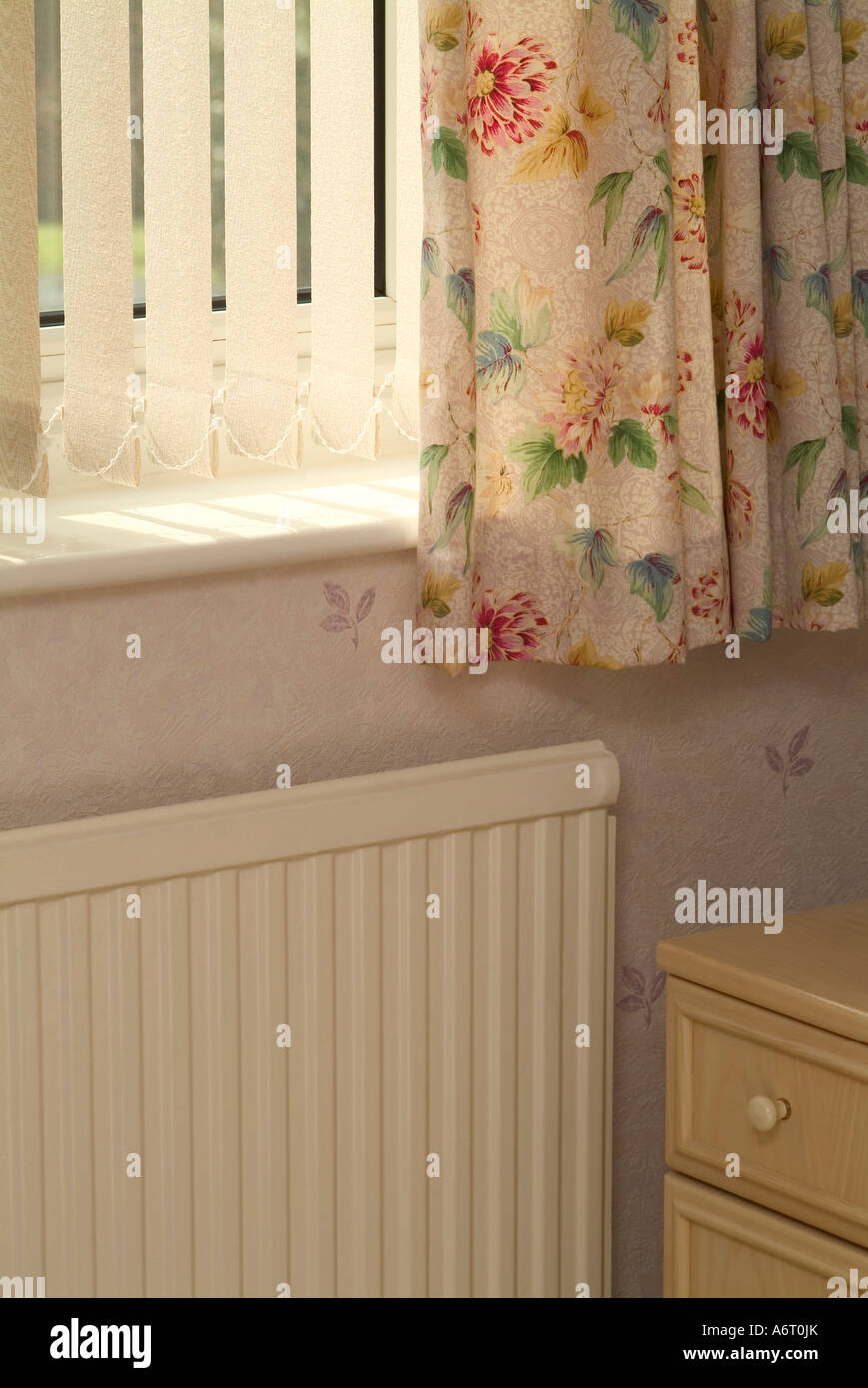 window blinds radiator & curtain Stock Photo - Alamy
