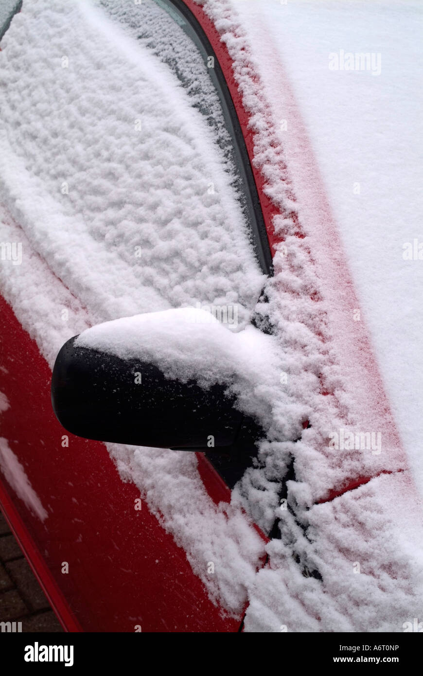 snow on car Stock Photo - Alamy