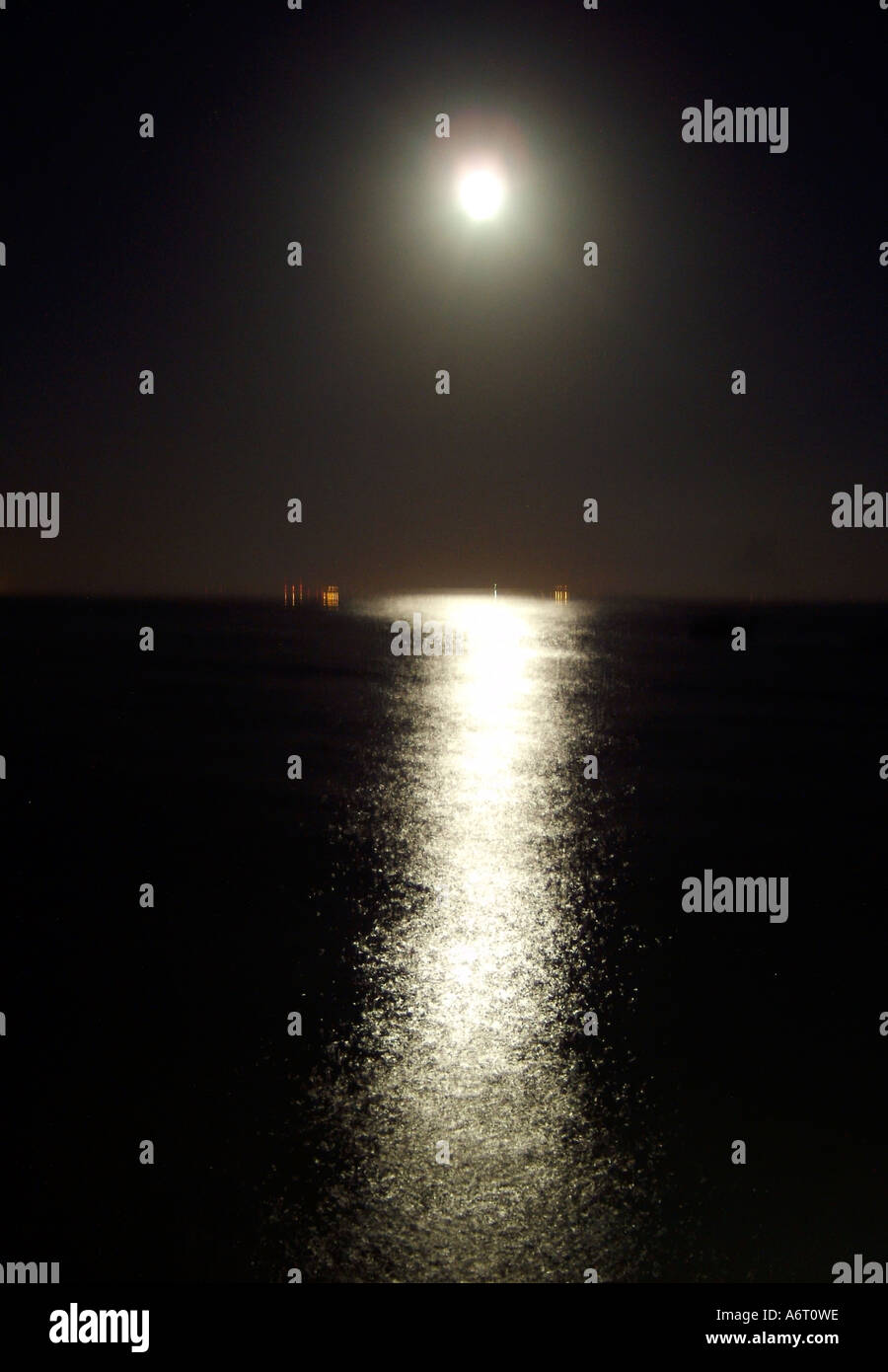 reflection of moon on sea Stock Photo - Alamy