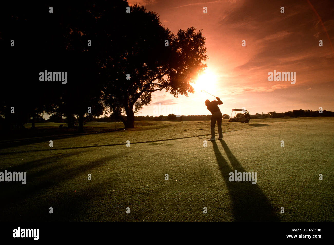 Golf course sunrise hi-res stock photography and images - Alamy