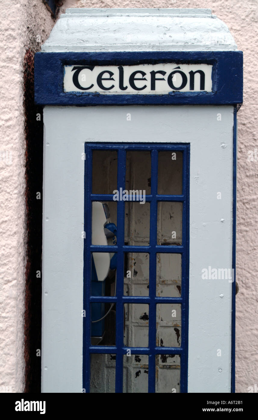 Telephone kiosk ireland hi-res stock photography and images - Alamy