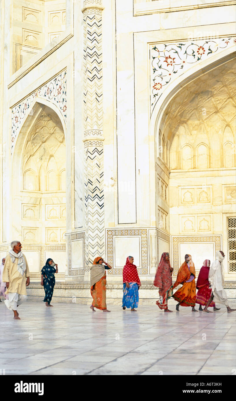 Local visitors to The Taj Mahal, Agra, India Stock Photo - Alamy