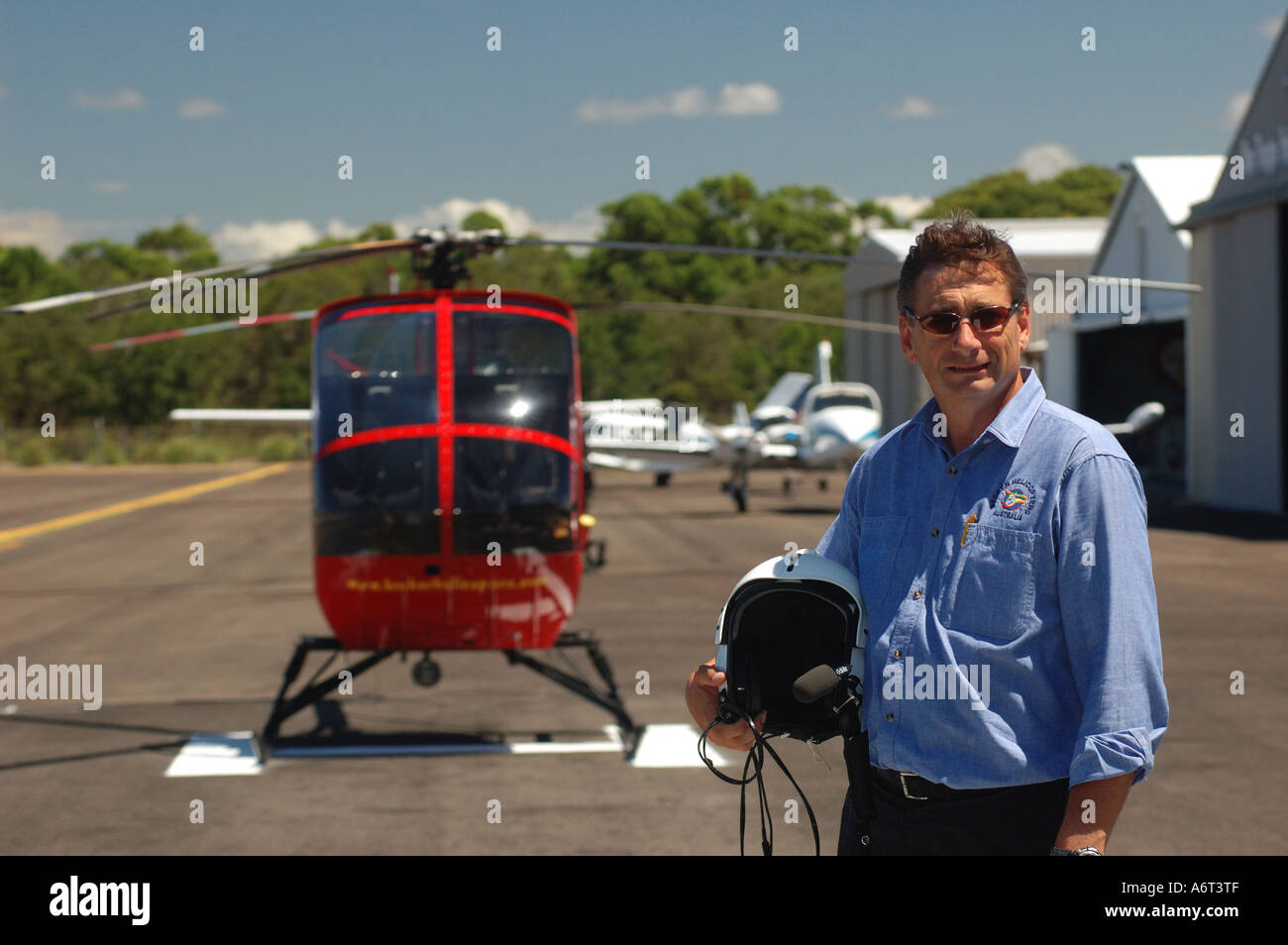Helicopter cattle muster hi-res stock photography and images - Alamy
