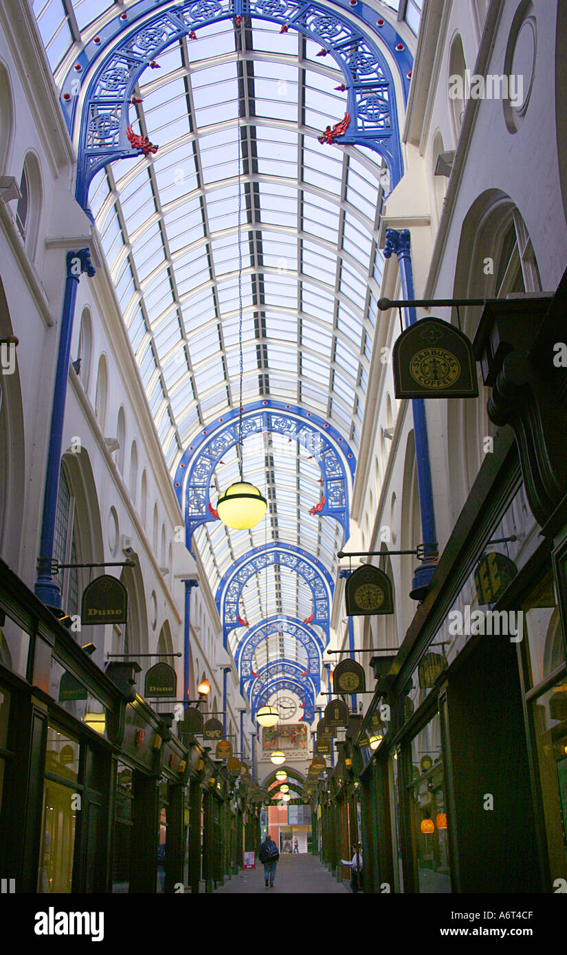 Queens arcade leeds hi-res stock photography and images - Alamy
