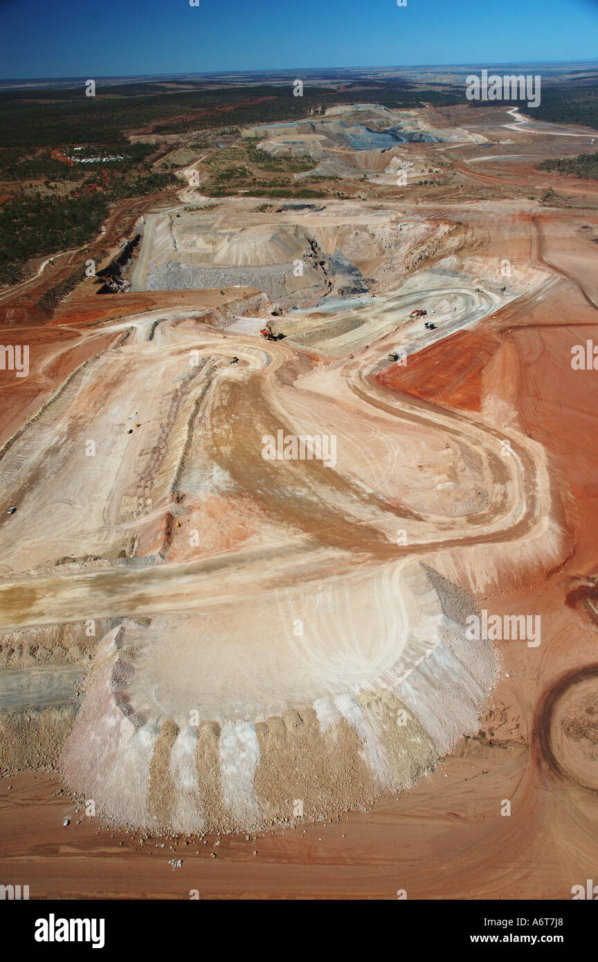 Open cut coal mine hi-res stock photography and images - Alamy