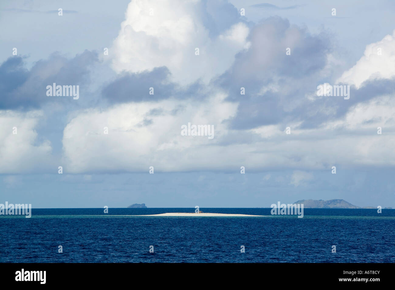 a desert island off the Fijian mainland, Pacific ocean Stock Photo - Alamy