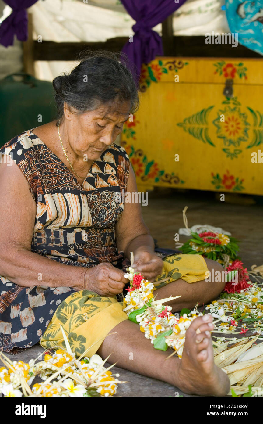 Tuvalu woman hi-res stock photography and images - Alamy