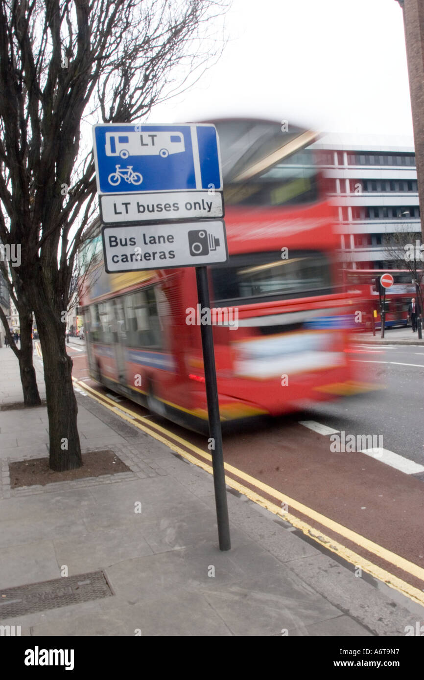 Bus lane cameras hi-res stock photography and images - Alamy