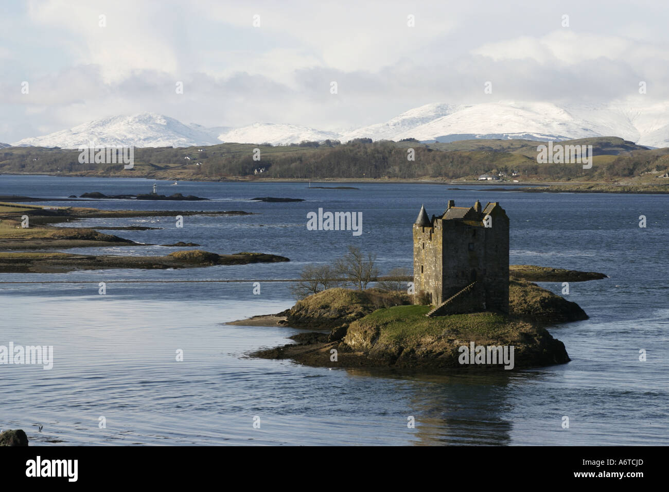 Castle stalker bridge hi-res stock photography and images - Alamy