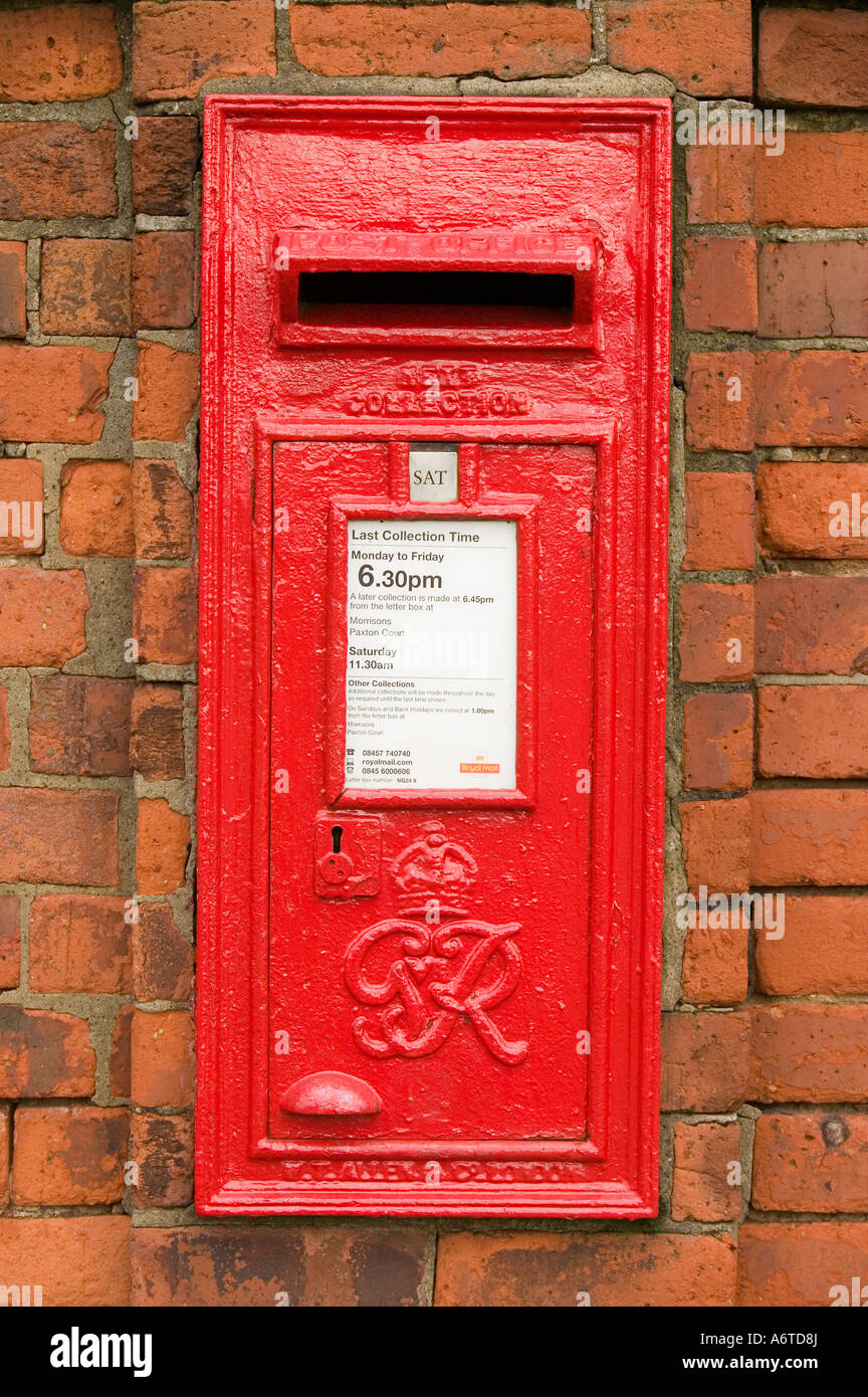 A King George Post Box in Newark, Nottinghamshire, UK Stock Photo - Alamy