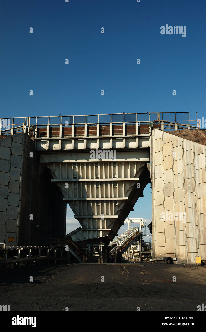 coal loading hopper for processing plant Central Queensland Mine Stock ...