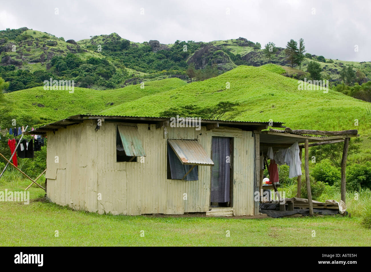 A tin shack house on Fiji Stock Photo: 11645596 - Alamy