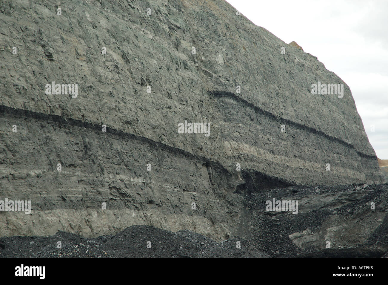 fault line in coal face open cut mine Stock Photo - Alamy