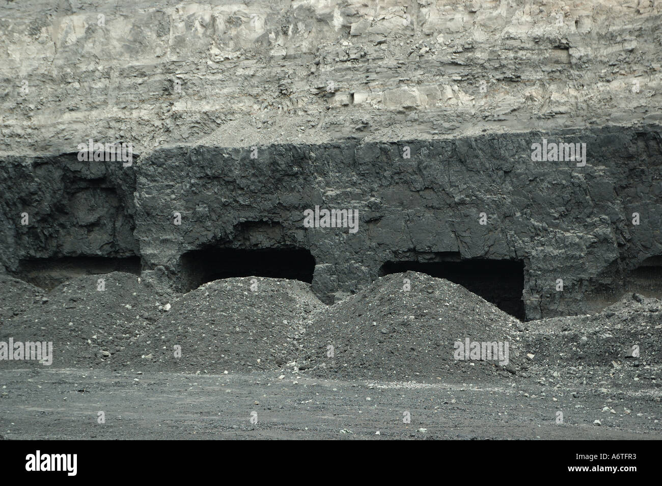 coal seam open cut coal mine Stock Photo - Alamy