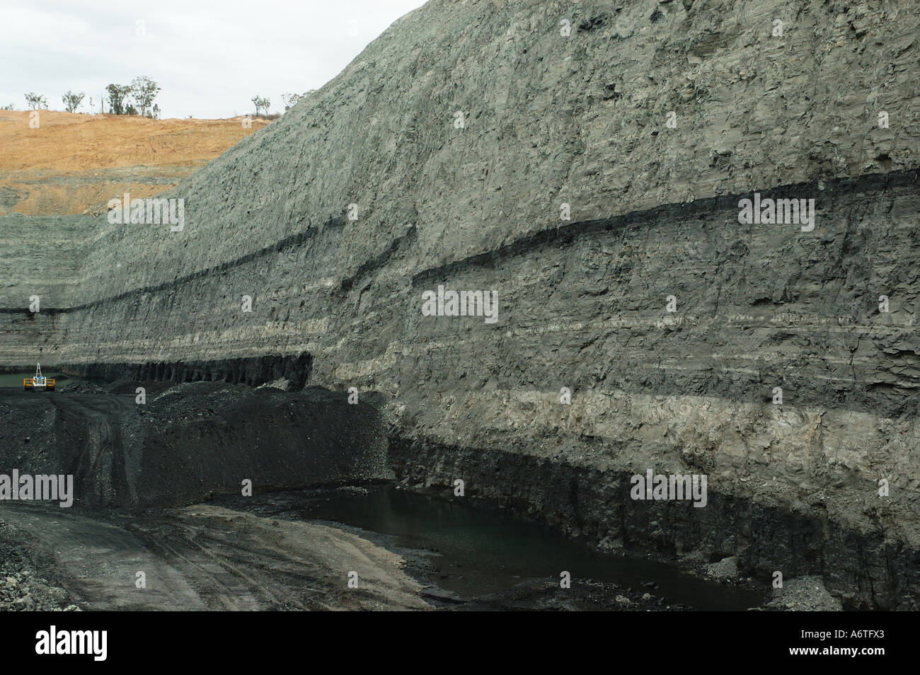 Fault Line Rock Layers High Resolution Stock Photography and Images - Alamy