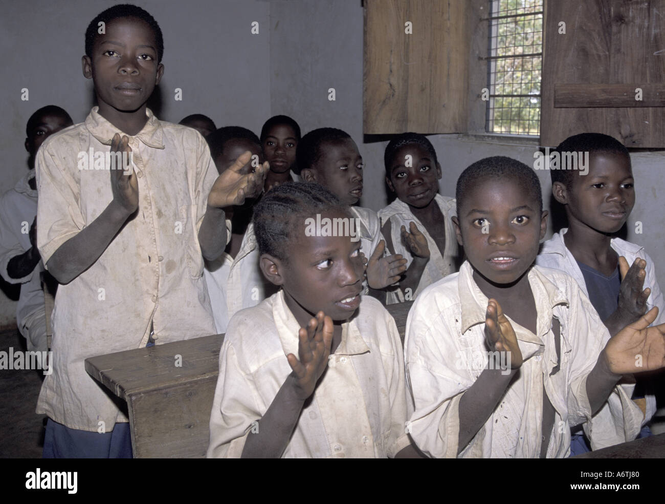 Children clapping classroom hi-res stock photography and images - Alamy