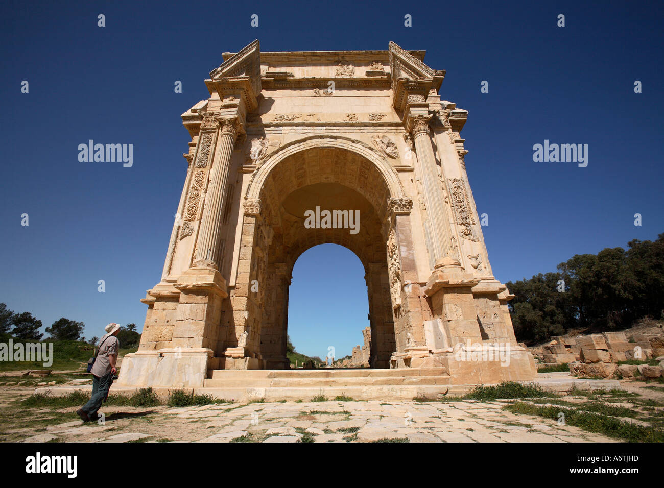 Gaddafi statue hi-res stock photography and images - Alamy