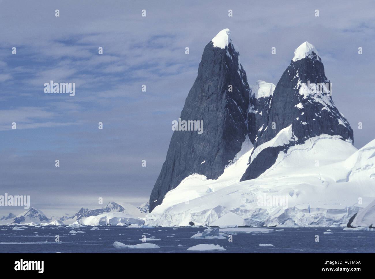 Antarctic rock formations hi-res stock photography and images - Alamy