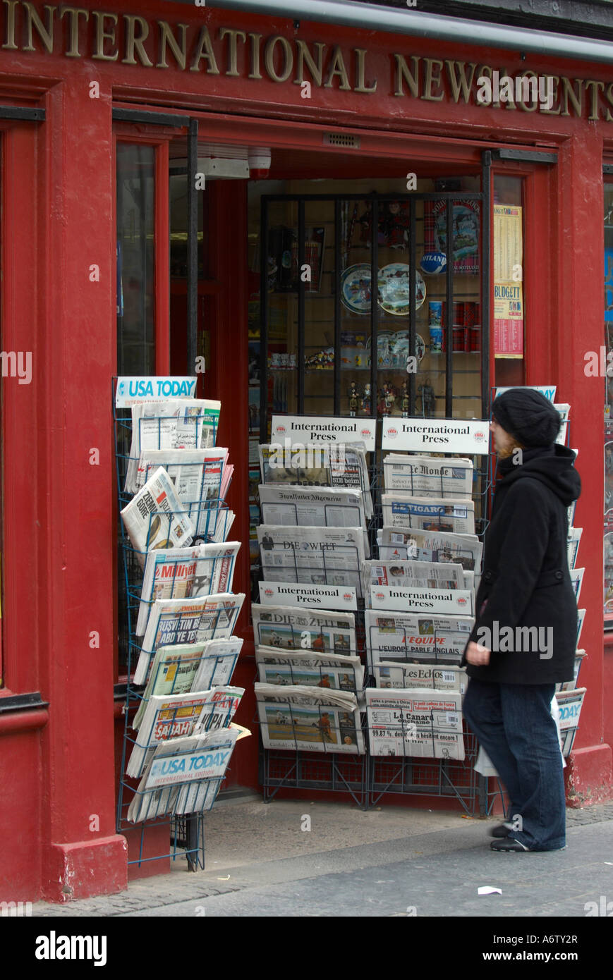 The newsagents hi-res stock photography and images - Alamy
