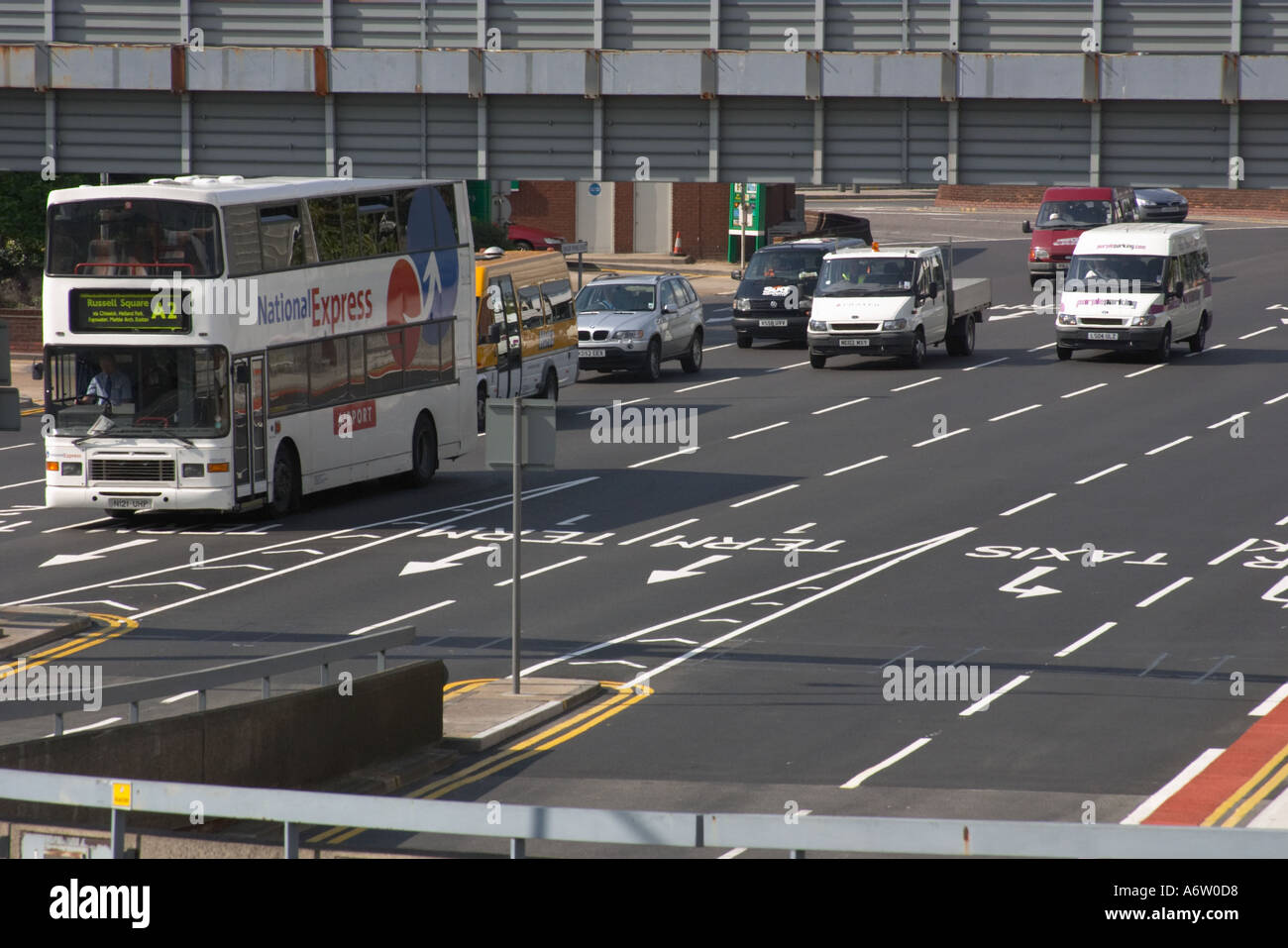 Approach roads to terminals at London Heathrow Airport Stock Photo - Alamy