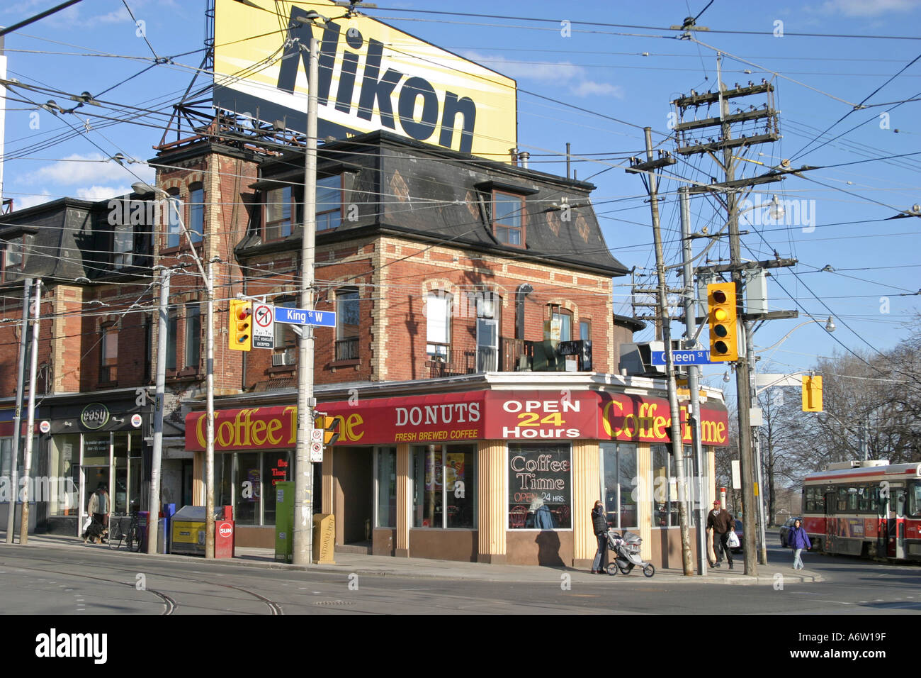 city street corner Stock Photo - Alamy
