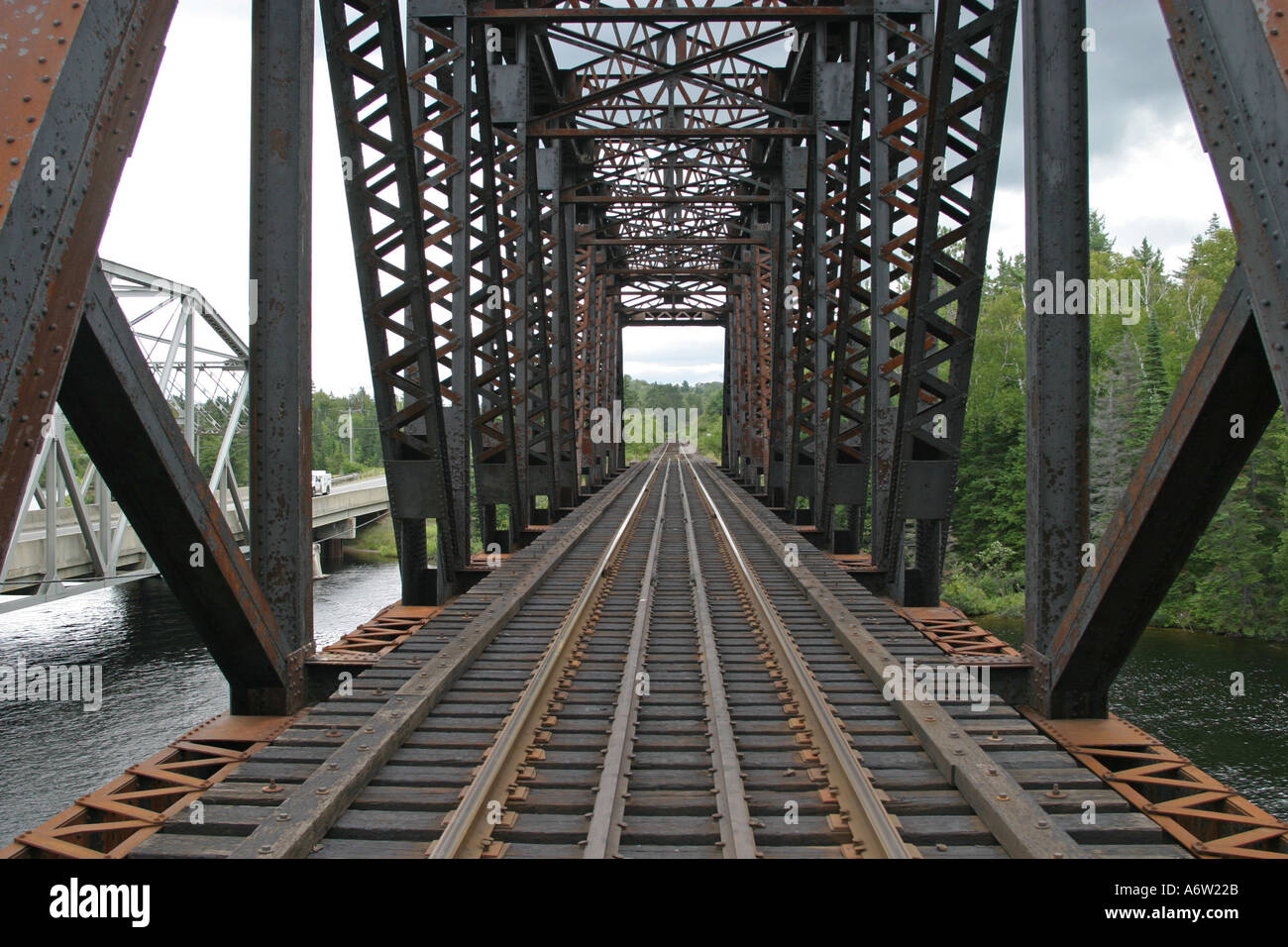 Bridge train track hi-res stock photography and images - Alamy