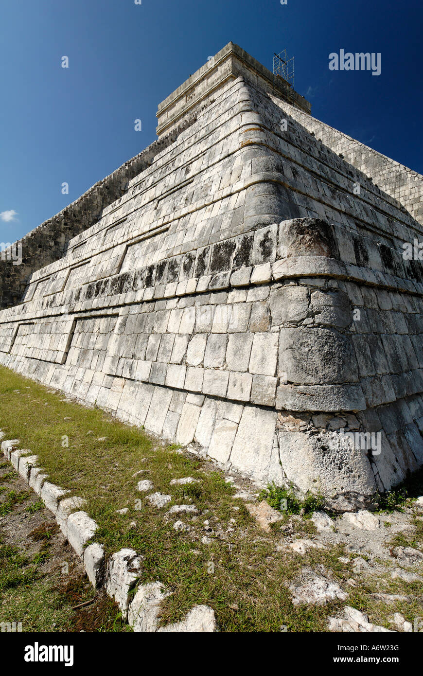 Kukulkan pyramid maya toltec archeological hi-res stock photography and ...