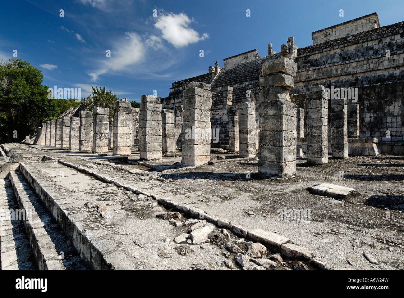 Templo de los Guerreros, temple of the warriors, Maya and Toltec ...