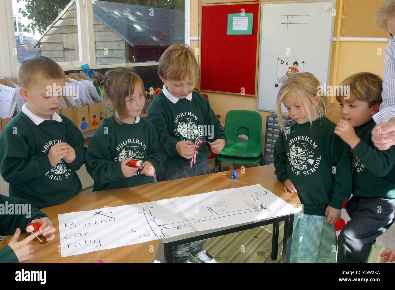 primary school children in classroom Stock Photo - Alamy