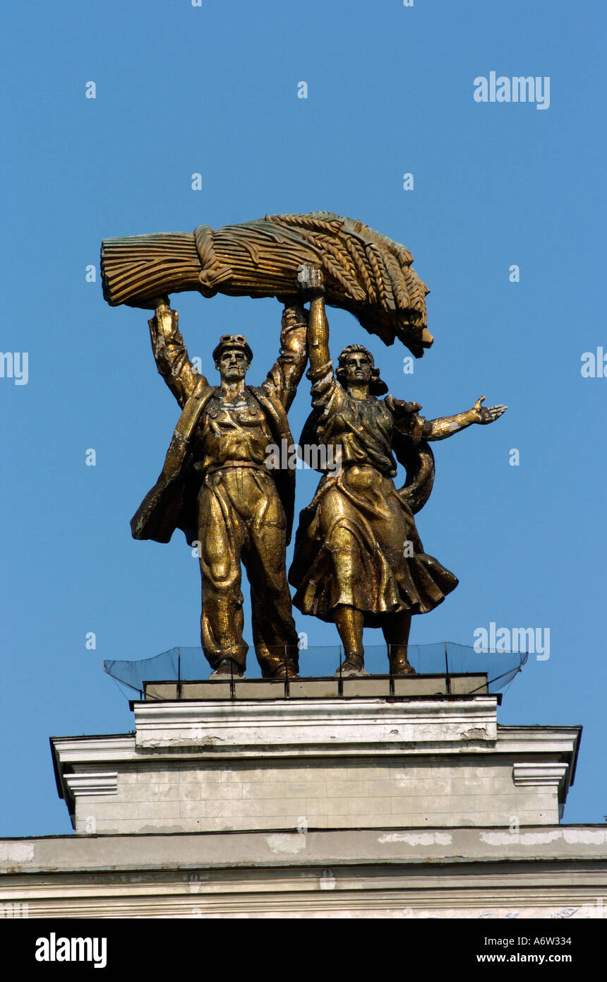 Farmer Statue High Resolution Stock Photography and Images - Alamy