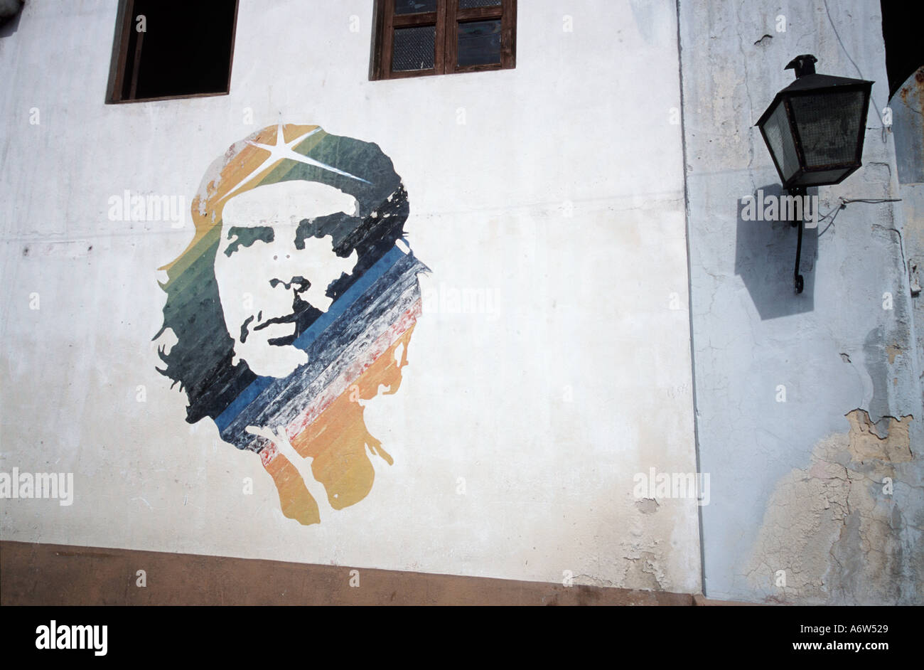 Havana habana vieja mural che hi-res stock photography and images - Alamy