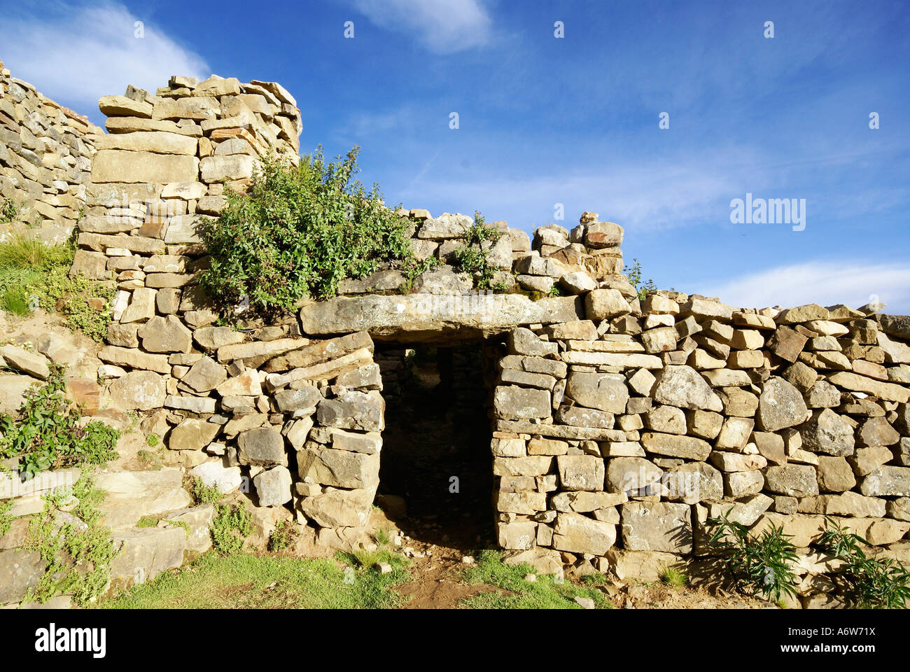 Inka temples on the Isla del Sol, Lake Titikaka, Bolivia Stock Photo ...